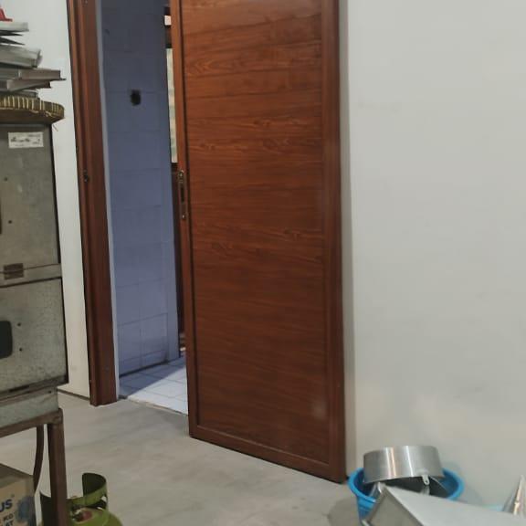 Jual pintu panel,warna urat kayu - Jakarta Barat - MANDIRI ALUMINIUM 86 ...