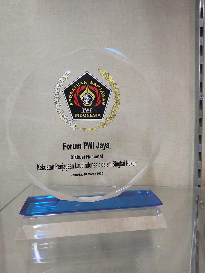 Jual Plakat Akrilik Murah Model Diamond Segi 8 - kaki hitam - Jakarta ...