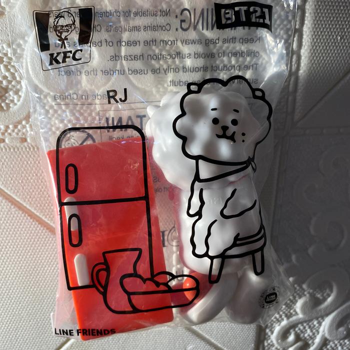 Jual MAINAN KFC SERI BT21 FIGURE RJ - Jakarta Pusat - iro iro market ...