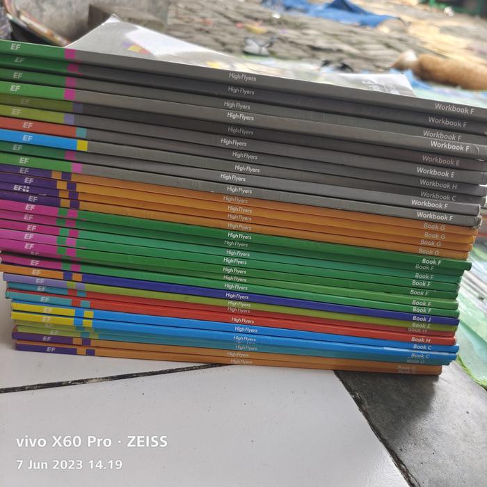 Jual Buku Ef High Flyers Book & Workbook Di Seller Owl Store ...