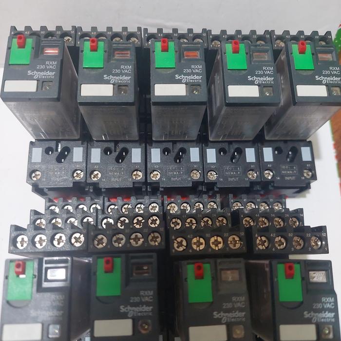 Jual relay schneider RXM4AB2P7 230vac +soket RXZE2S114M schneider - Kota Bandung - JJ ELEKTRICK ...