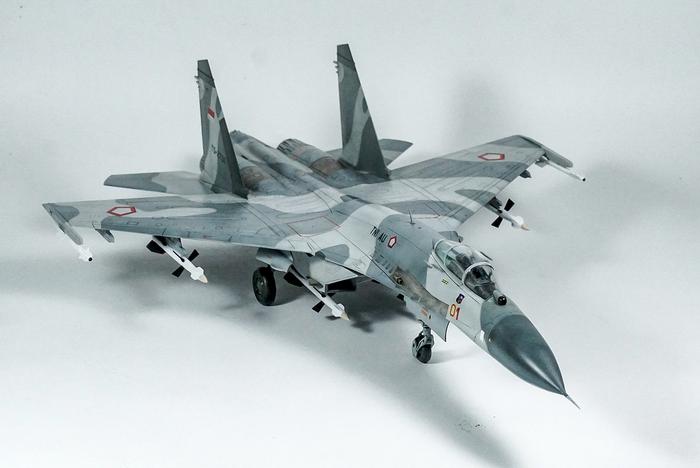 Jual Miniatur Pesawat Tempur Sukhoi Su-27 Flanker Indonesia TNI AU ...