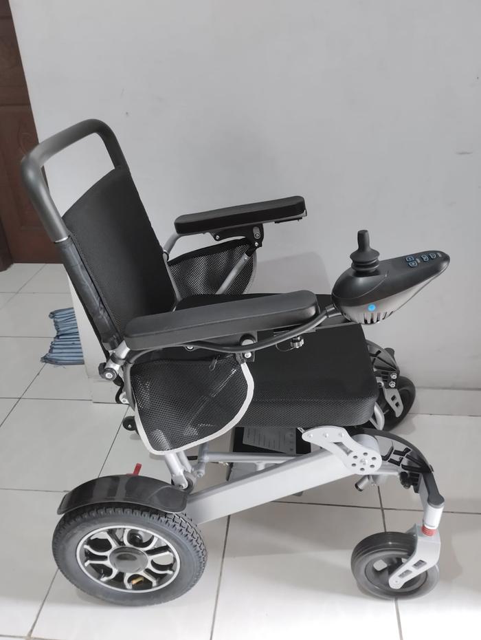 Jual Kursi Roda Elektrik Travelling Ringan 24V 12AH 228Wah - Kota ...