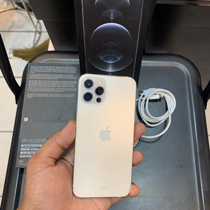 Jual iphone 12 pro 256GB silver ibox mulus - Kota Surakarta - win R ...