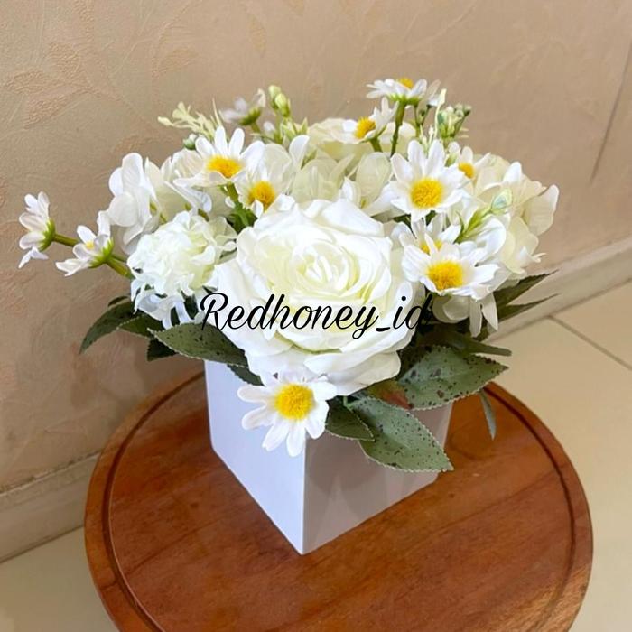 Jual Rangkaian Bunga Hiasan Meja Sudah Termasuk Vas Artificial Flower g ...