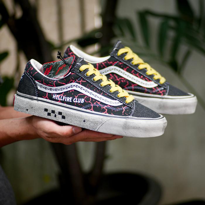 Jual Vans Style 36 x Stranger Things HellFire Club Original - Red, 40.5 ...