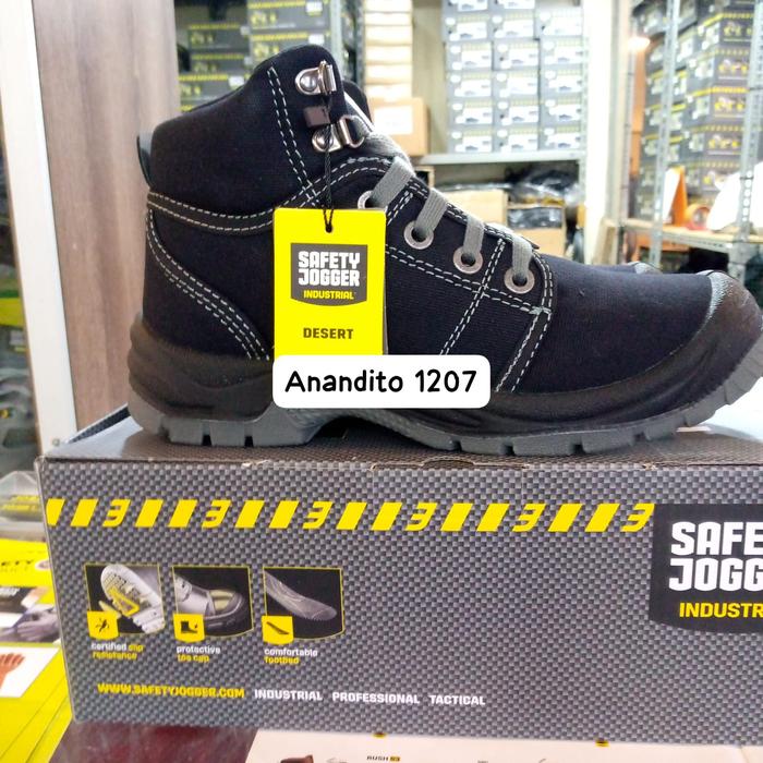 Jual Sepatu Safety Jogger Dessert / safety jogger desert - Hitam, 40 ...