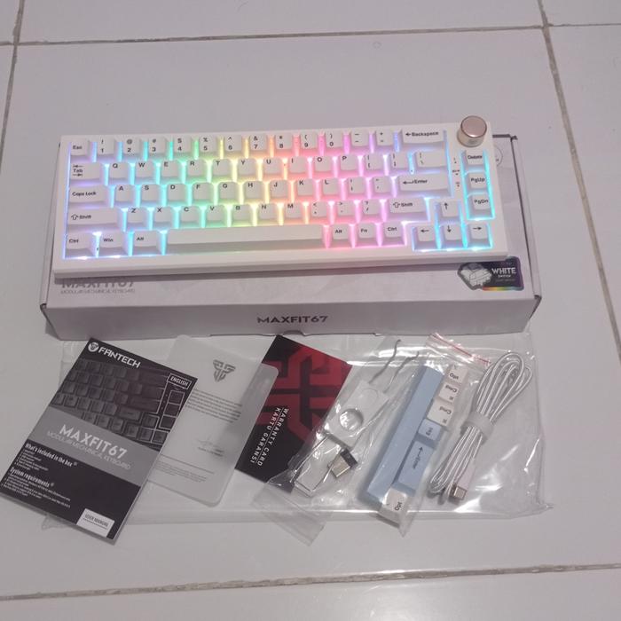 Jual [SOLD] Fantech Maxfit67 Kailh Box White Switch Mechanical Keyboard ...