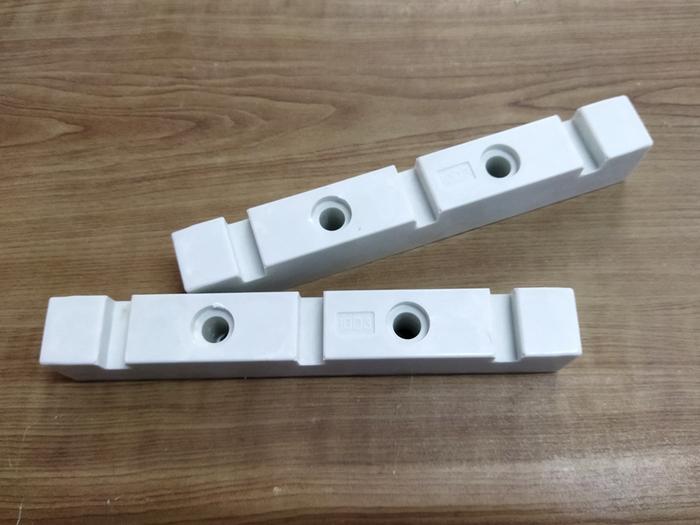 Jual Isolator Busbar Support 3 Phase EL 210 (10D3) - Jakarta Timur - UD ...