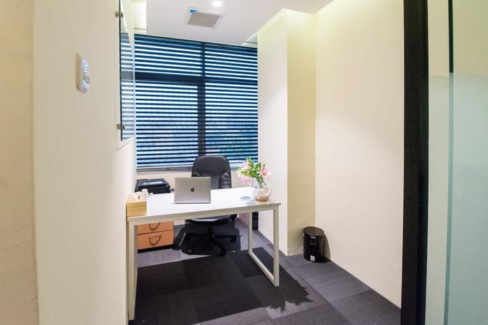 Jual SEWA RUANG KANTOR MODERN 1-2 ORANG FASILITAS LENGKAP - Jakarta Selatan - RAV OFFICE VIRTUAL ...