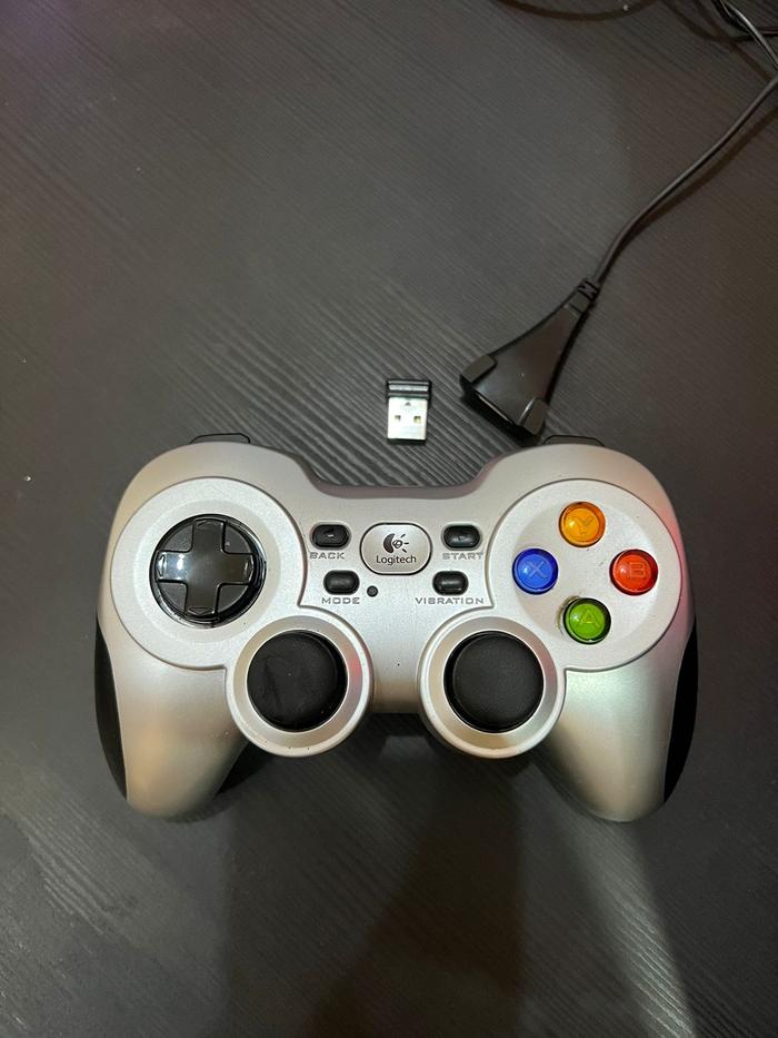 Jual Logitech Wireless Gamepad F710 Bekas - Jakarta Barat - JDs Shop xD ...