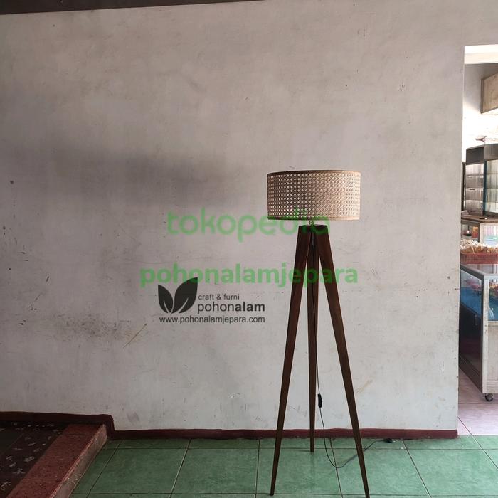 Jual stand lampu lantai berdiri kap lampu rotan diameter 40cm - Kab ...