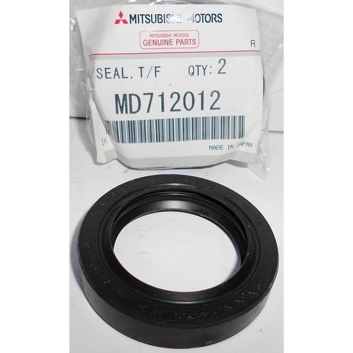 Jual Seal Transfer Output Shaft bagian Depan Mitsubishi All New Triton ...