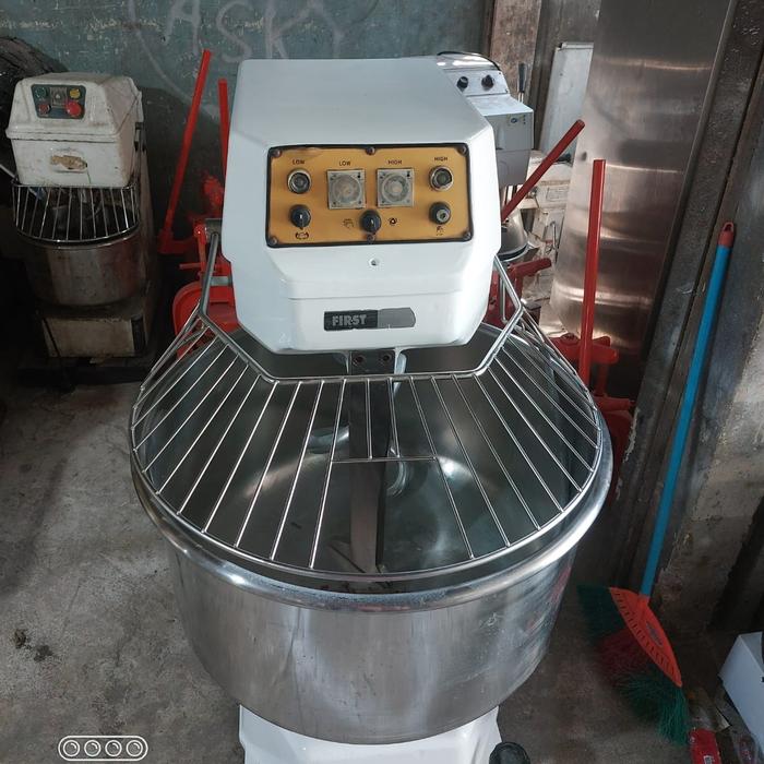 Jual Spiral mixer roti 50 kg tepung kering (2 bal) merk Firstbake ...
