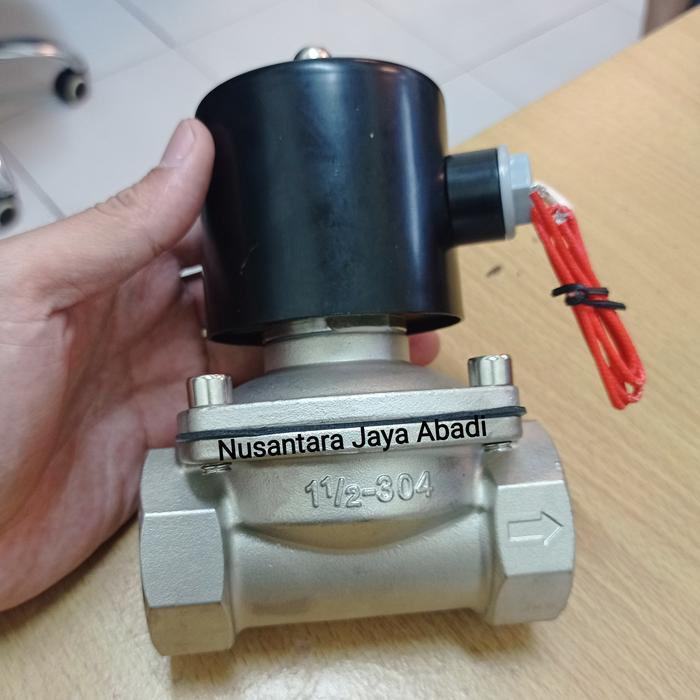 Jual Selenoid Solenoid Valve Stainless 304 Drat 1 1/2 " inchi AC 220V ...