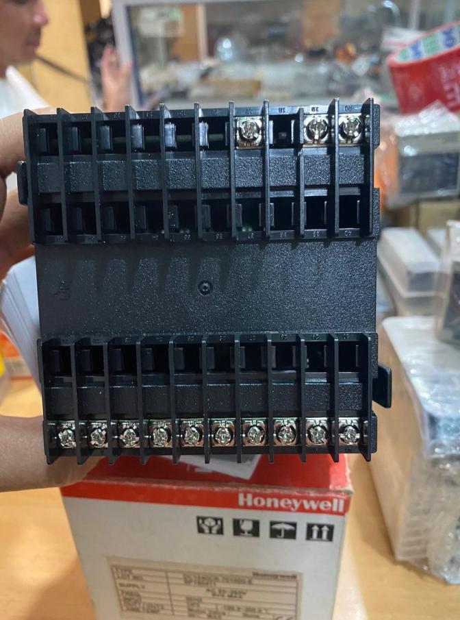 Jual Dc1040Cr-701000-E Digital Controller Honeywell - Kota Tangerang ...