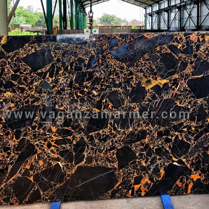Jual MARMER HITAM COKLAT import ITALIA Marmer Nero Portoro Gold ...