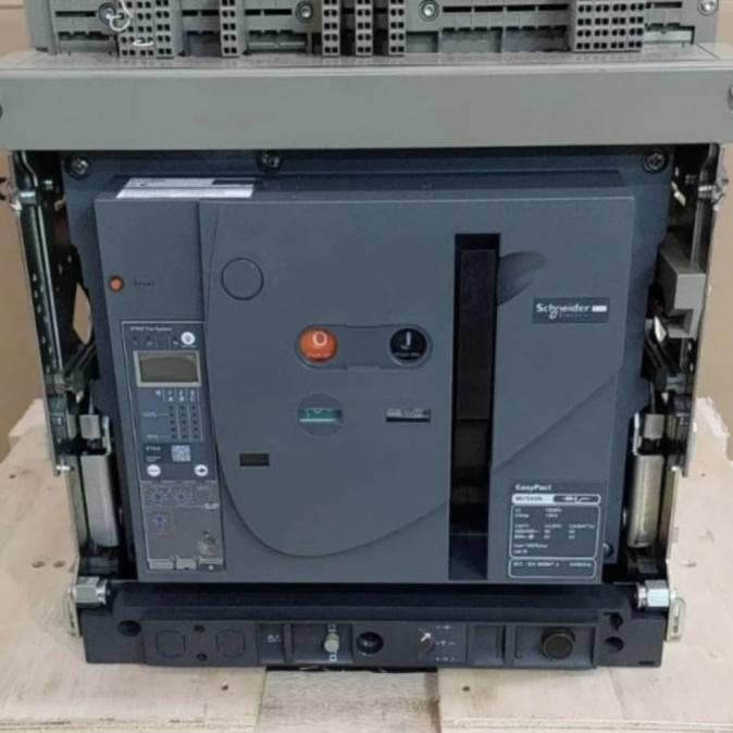 Jual Acb Schneider Easypact Mvs10N3Md2A 3P 1000A 50Ka Komplit Motorized - Jakarta Selatan ...