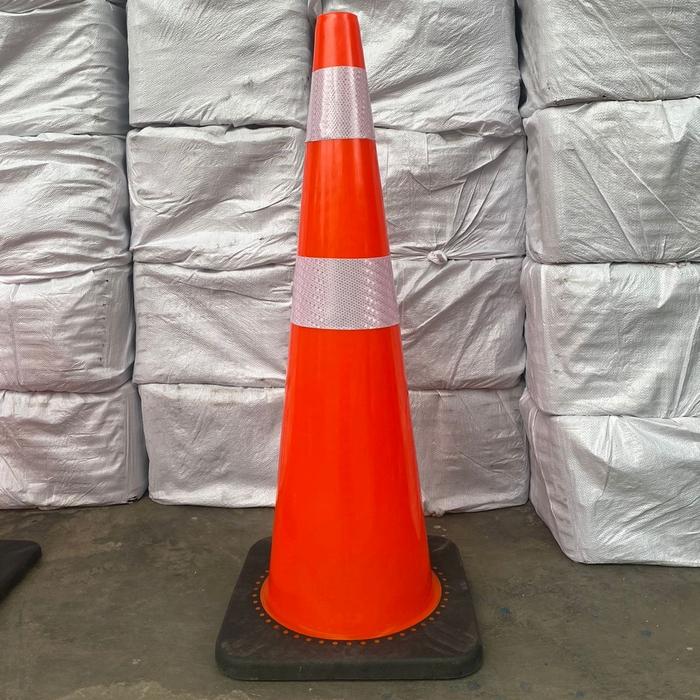 Jual Trafic Cone Kerucut 90cm Best Hitam / Safety Cone - Jakarta Barat ...
