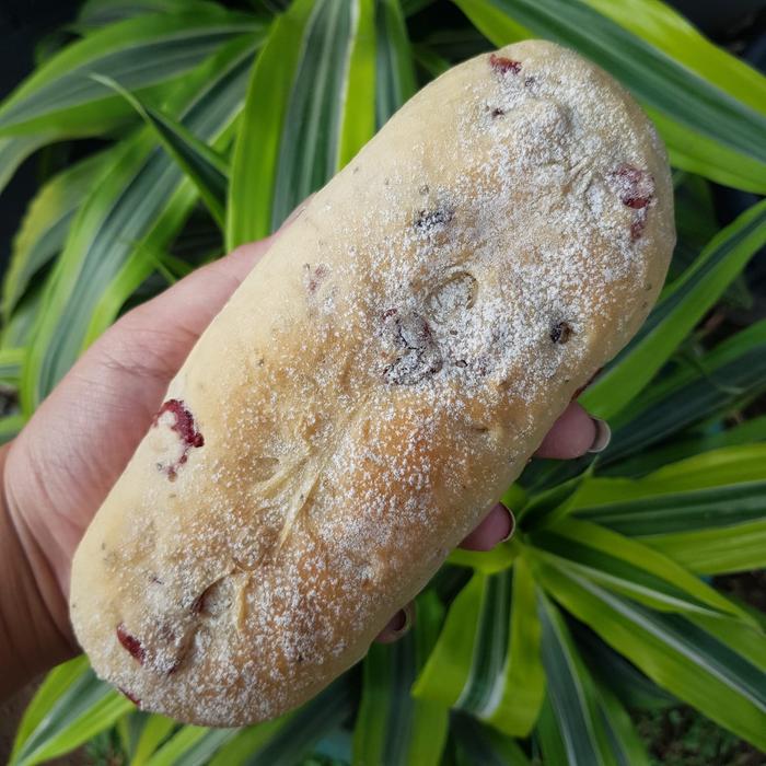 Jual roti sourdough cranberry cream cheese by yukadieu - Kota Bandung ...