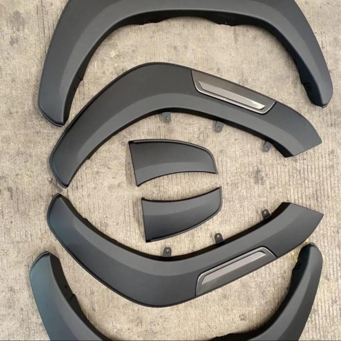 Jual over fender hilux rocco 2023/over fender hilux rocco/ overfender ...