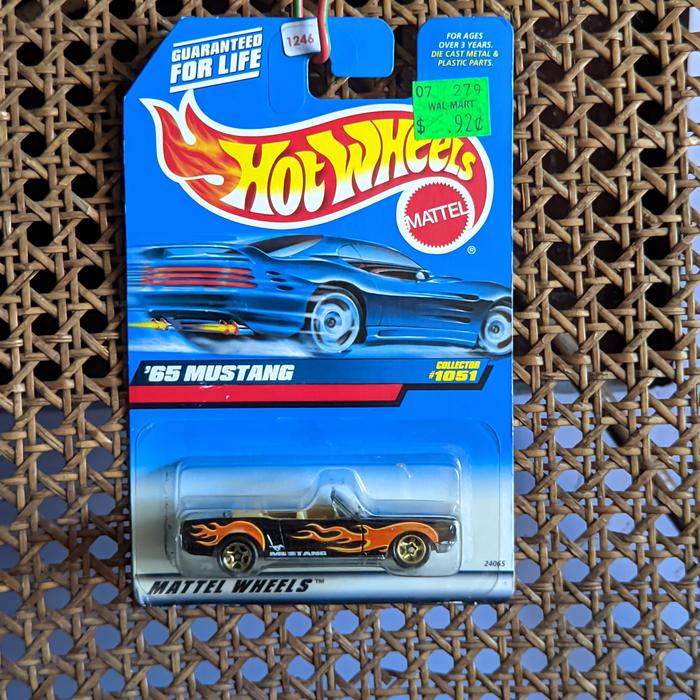 Jual hotwheels hw 65 mustang hitam kap bisa dibuka blue card lawas ...