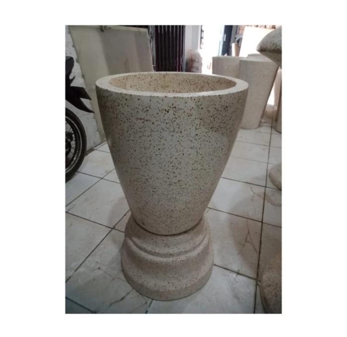 Jual Batu Alam Pot Teraso Tinggi 90cm Diameter 60cm - Jakarta Barat ...