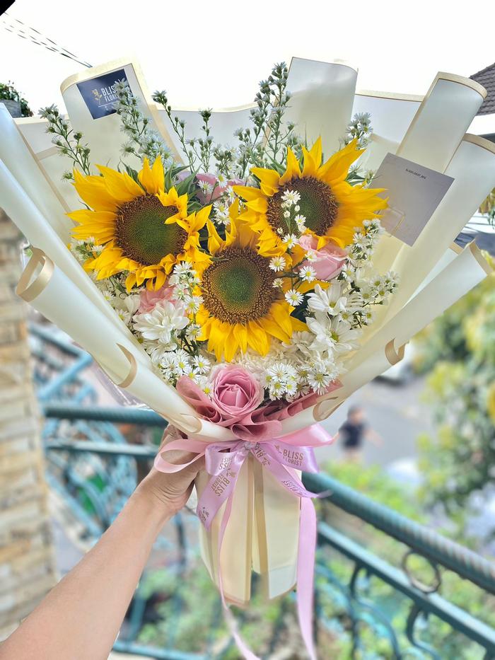 Jual buket bunga matahari + bucket bunga asli + bouqet wisuda bandung ...