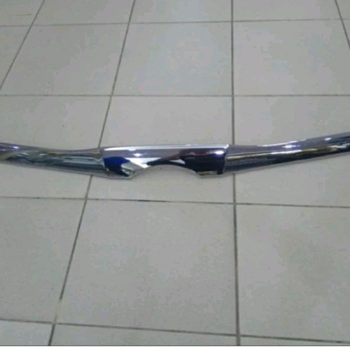 Jual Lis alis Hood Molding list gril kap mesin Ty Innova 2012 - 2014 ...
