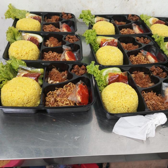 Jual nasi tumpeng ayam suwir tah/-tempe - Jakarta Barat - Mayu Kitchen ...