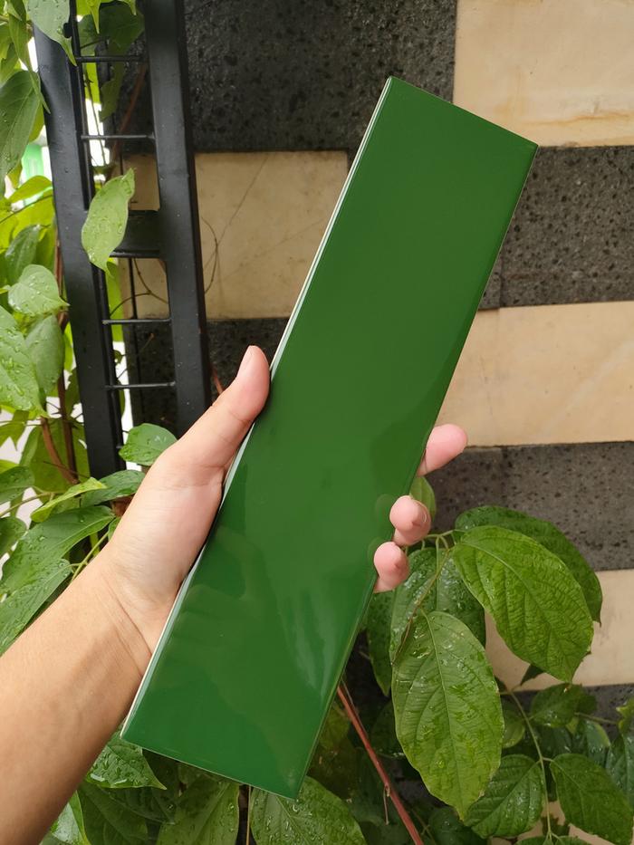 Jual Venus Takko Dark Green Glossy No Bevel 75 x 300 Keramik Dinding ...