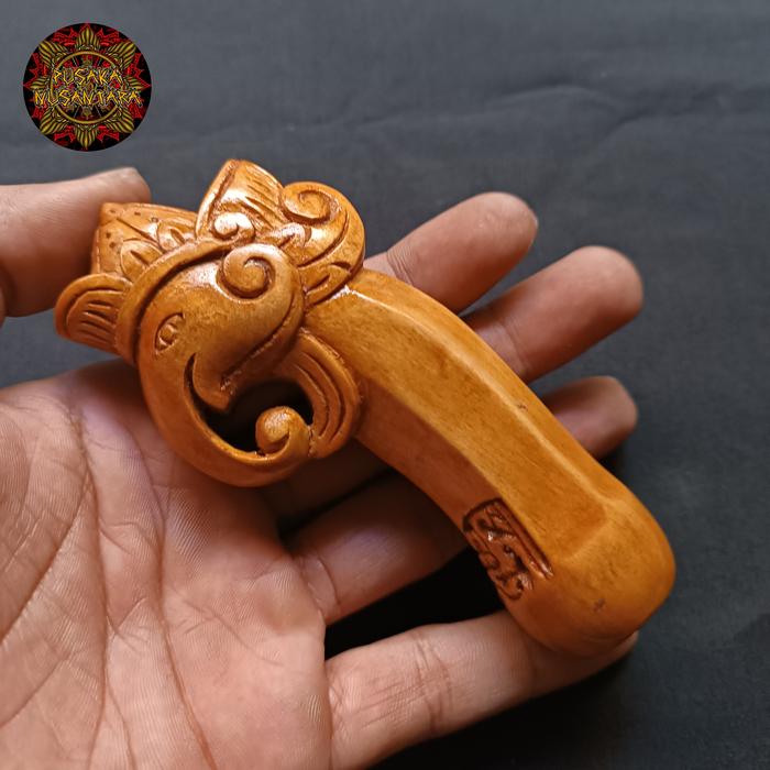 Jual Deder Keris Kayu Cendana Jawa Ukir Motif Kepala Gajah Bermahkota ...