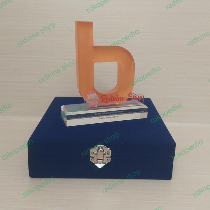 Jual Plakat akrilik Custom/Bevel/Plakat Exclusive Tebal 2cm/Akrilik ...