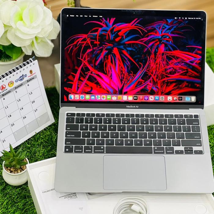 Jual Macbook Air 13 inch m1 2020 RAM 8GB SSD 256GB - Jakarta Pusat ...