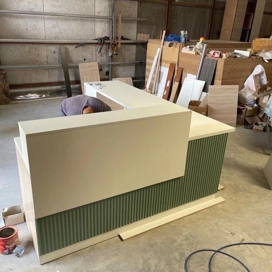 Jual meja resepsionis model L bahan hpl ukuran 250x80 bisa custom ...