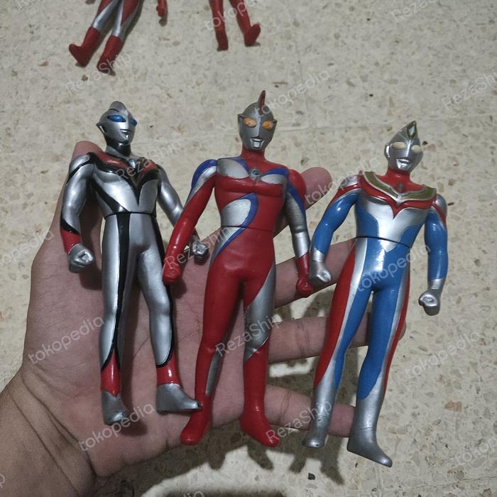 Jual uhs ultra hero series ultraman dyna cosmos corona evil tiga ori ...