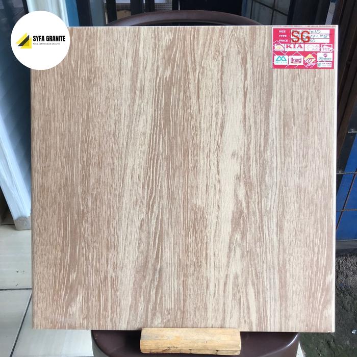 Jual keramik lantai 50x50.motif kayu Matt/KIA - Kab. Bogor - Shifa ...