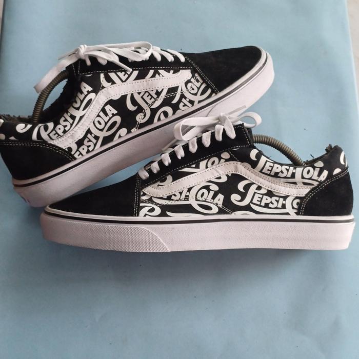 Jual Vans Old Skool Paisley Pepsi Cola second original | SIZE 44 - Kab ...