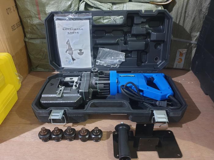 Jual 20mm Electric Hole Punch Machine Hidrolik Electric Punch 20mm ...