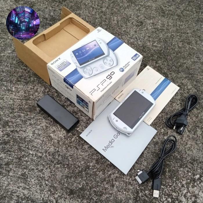 Jual Sony PlayStation Portable Go 16GB (PSP-N1003) Pearl White - Kab ...