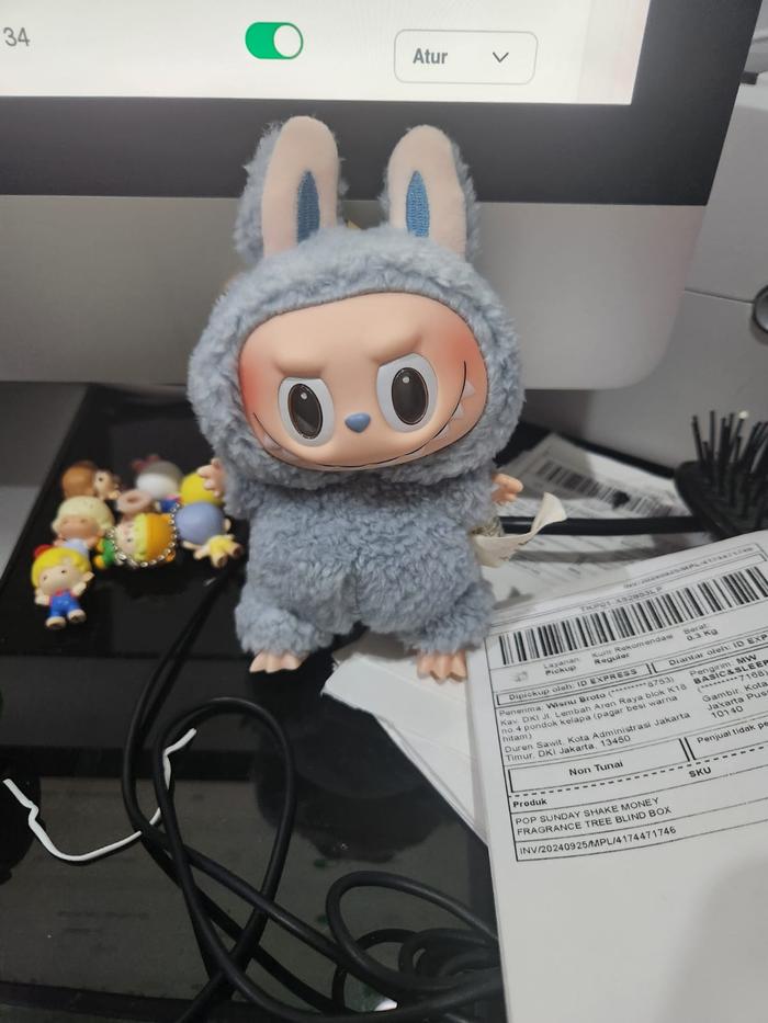 Jual Labubu monster keychain fullbody Blind box - soy milk - Jakarta ...