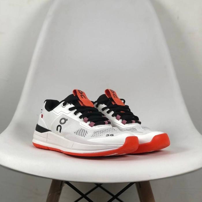 Jual SEPATU TENIS ON CLOUD THE ROGER ORIGINAL - putih Oren, 45 ...