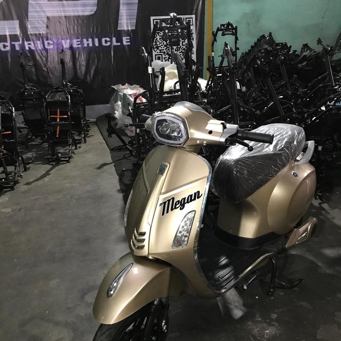Jual Sepeda Motor Listrik Vespa UWINFLY T3 Scooter Matic Garansi - ZPT ...