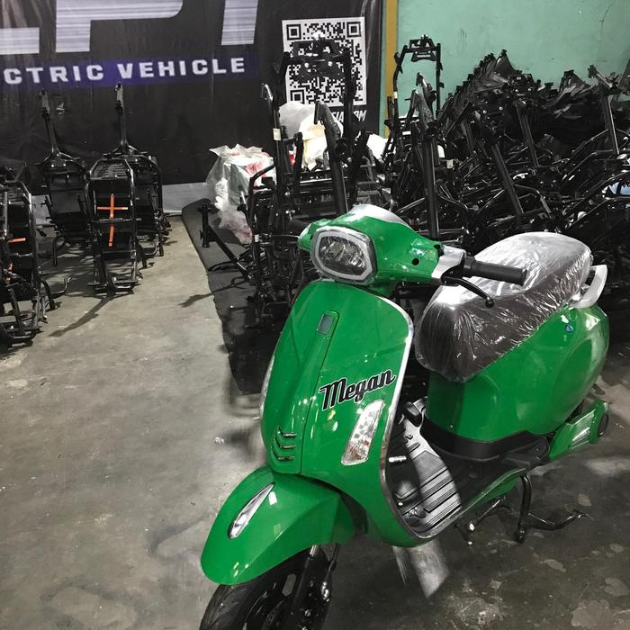 Jual Sepeda Motor Listrik Vespa UWINFLY T3 Scooter Matic Garansi ...