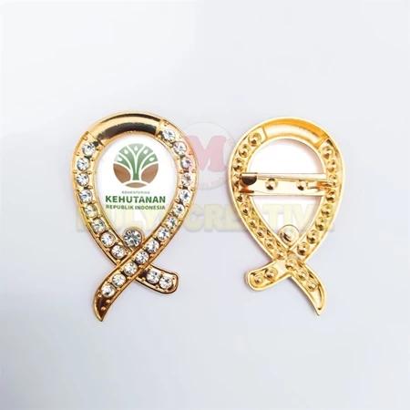 Jual Pin Kementerian Kehutanan Model Premium Pin Bros KemenHut ...