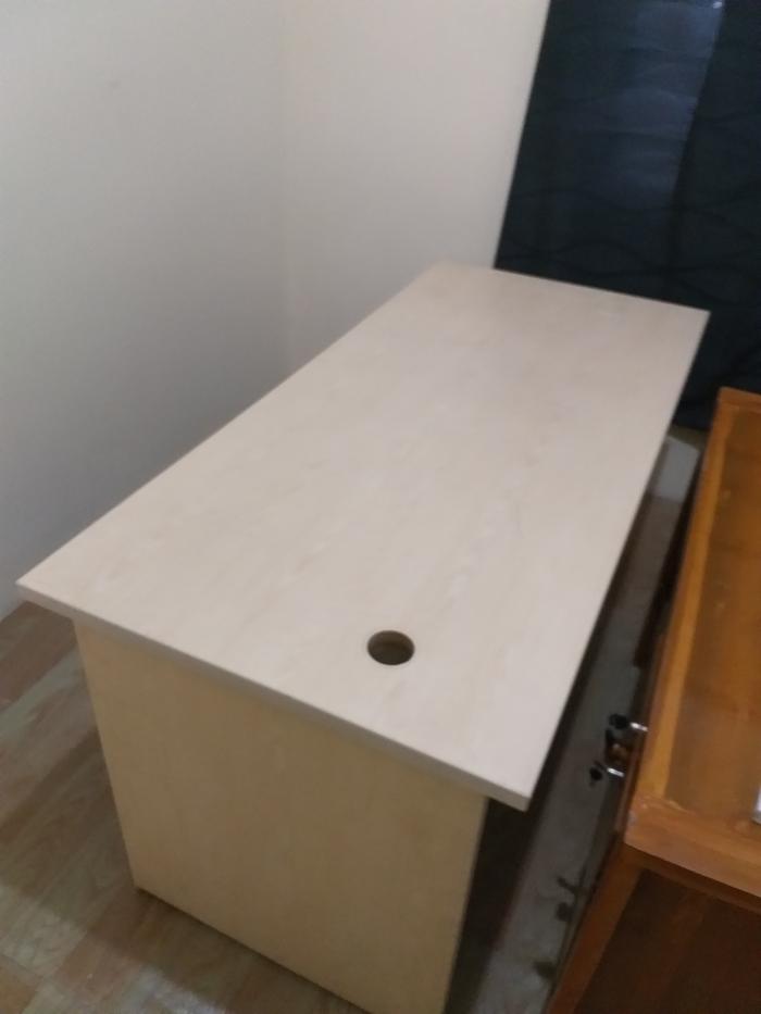 Jual Meja Kantor Bekas Meja Kerja Second - Krem - Kab. Tangerang ...