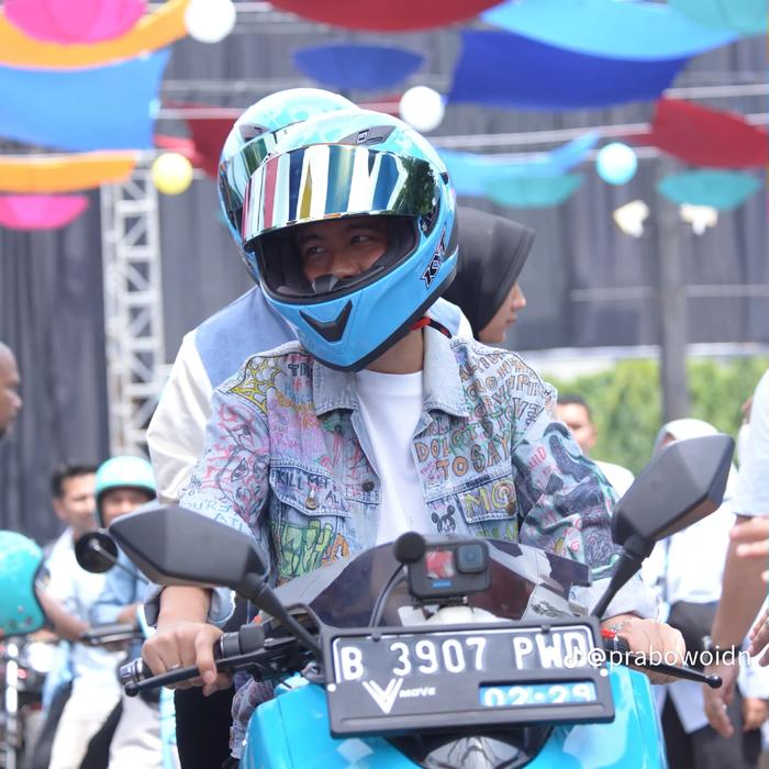 Jual Motor Listrik NEU GREEN Tech Sporty Sport lithium 5000 watt - Biru ...