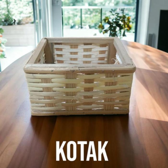 Jual ANYAMAN ROTAN ( pot bunga / vas bunga plastik / sejenisnya ) - 1/2 ...