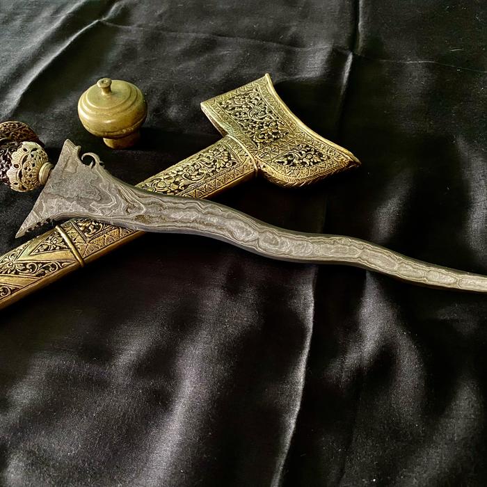 Jual Keris Bugis Lamba Lima, Pamor kancing kalena, Ure Tuwo - Kab ...