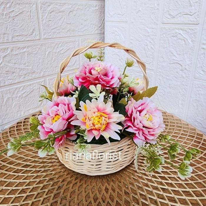 Jual bunga krisan artificial vas keranjang rotan - Pink - Kota ...